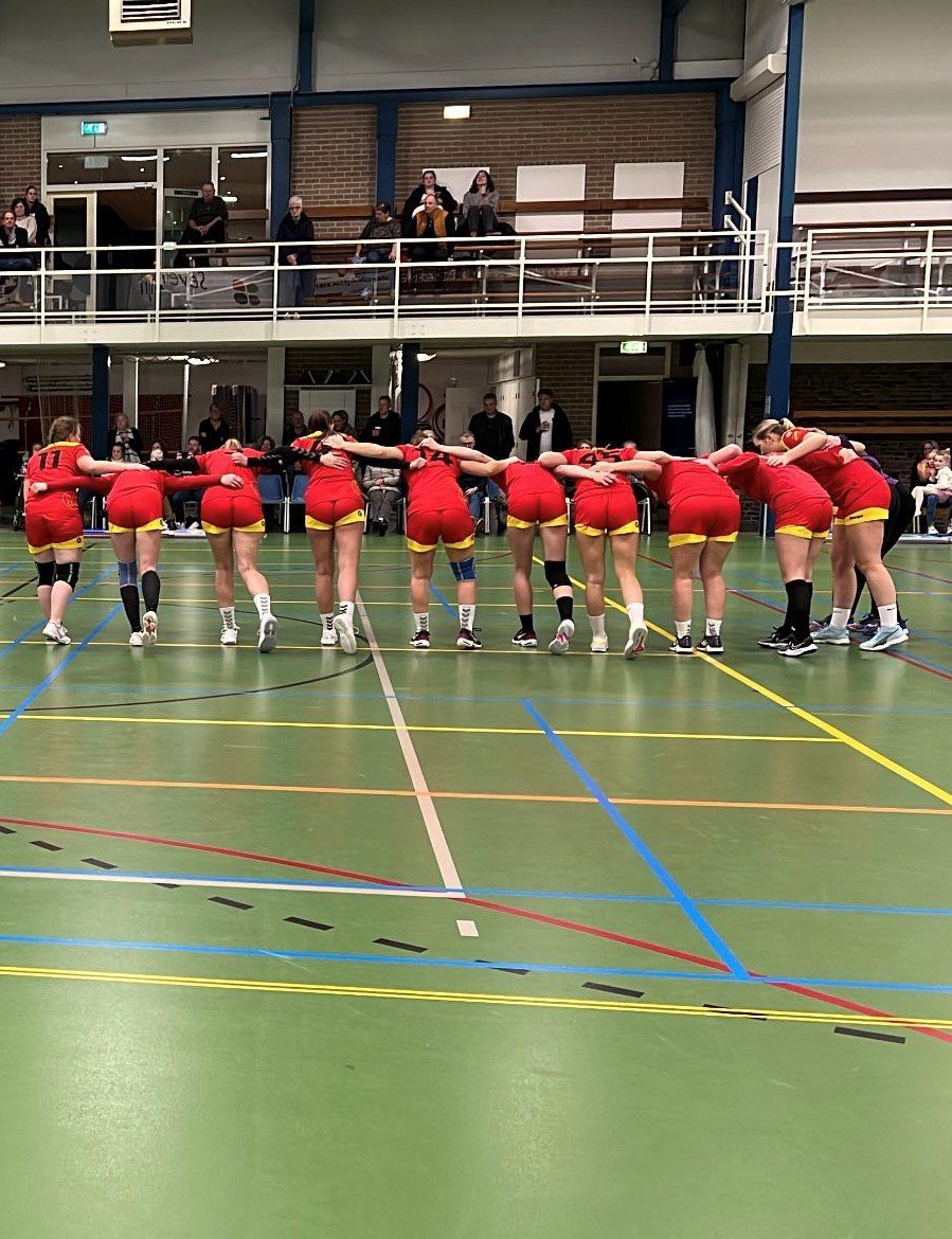 Dames VAKO houden lang stand tegen koploper – DK Nieuws