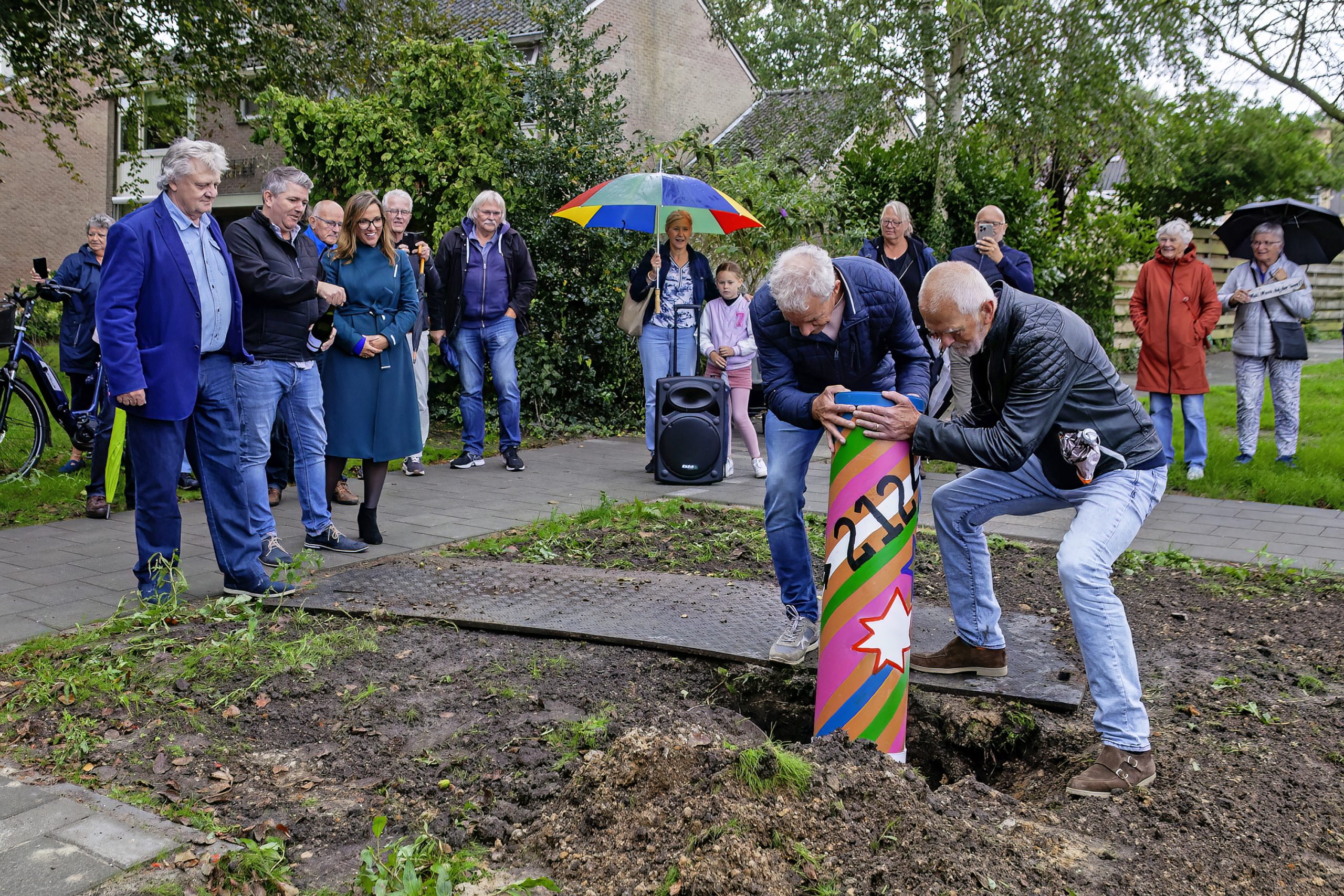 Tijdcapsule voor 100 jaar begraven – DK Nieuws